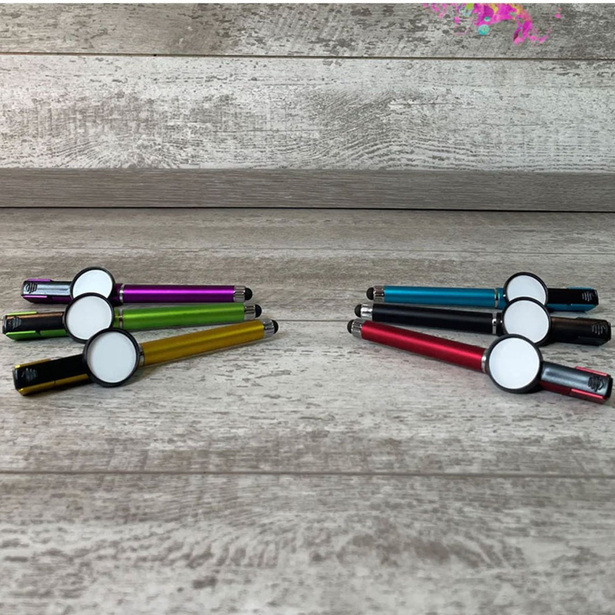 Pix personalizat cu suport pentru telefon – Atelier Magic